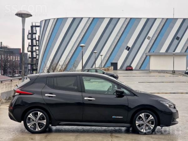 Black Nissan Leaf 2018 in Riga, with an engine capacity of 0.00 L and mileage of 85 thousand km for 11950 €, photo 5 on AUTOMOTO.COM.LV