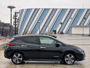 Melns Nissan Leaf 2018 Rīga, ar dzinēja tilpumu 0.00 L un nobraukumu 85 tūkst. km par 11950 €, foto 5 vietnē AUTOMOTO.COM.LV