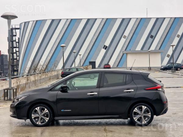 Black Nissan Leaf 2018 in Riga, with an engine capacity of 0.00 L and mileage of 85 thousand km for 11950 €, photo 6 on AUTOMOTO.COM.LV
