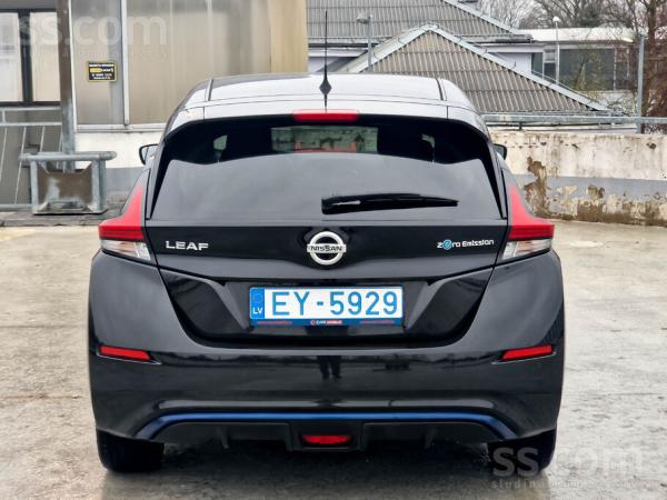 Black Nissan Leaf 2018 in Riga, with an engine capacity of 0.00 L and mileage of 85 thousand km for 11950 €, photo 8 on AUTOMOTO.COM.LV