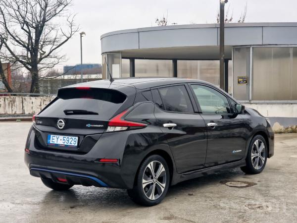Black Nissan Leaf 2018 in Riga, with an engine capacity of 0.00 L and mileage of 85 thousand km for 11950 €, photo 9 on AUTOMOTO.COM.LV
