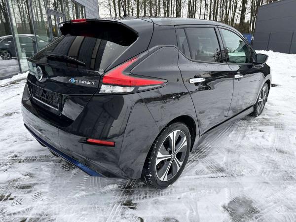 Melns Nissan Leaf 2018 Kauņa, ar dzinēja tilpumu 0.00 L un nobraukumu 160 tūkst. km par 9500 €, foto 3 vietnē AUTOMOTO.COM.LV