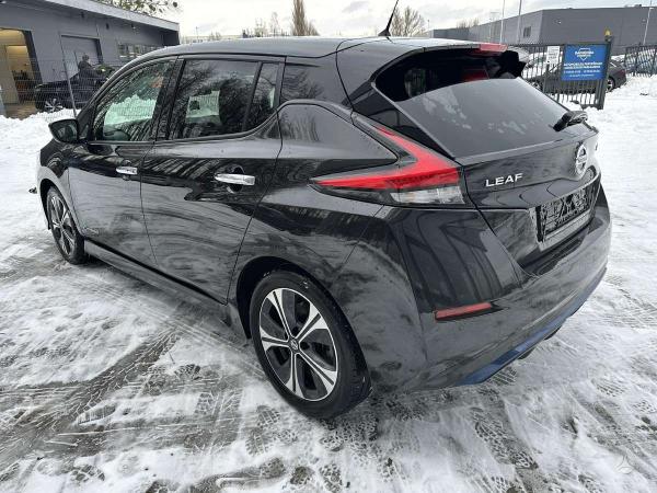 Melns Nissan Leaf 2018 Kauņa, ar dzinēja tilpumu 0.00 L un nobraukumu 160 tūkst. km par 9500 €, foto 4 vietnē AUTOMOTO.COM.LV