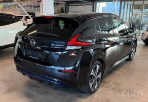 Black Nissan Leaf 2018 in Jelgava, with an engine capacity of 0.00 L and mileage of 181 thousand km for 8250 €, photo 4 on AUTOMOTO.COM.LV