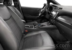 Black Nissan Leaf 2018 in Jelgava, with an engine capacity of 0.00 L and mileage of 181 thousand km for 8250 €, photo 5 on AUTOMOTO.COM.LV