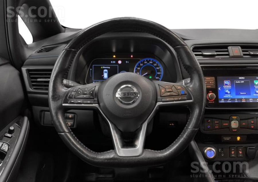 Black Nissan Leaf 2018 in Jelgava, with an engine capacity of 0.00 L and mileage of 181 thousand km for 8250 €, photo 9 on AUTOMOTO.COM.LV