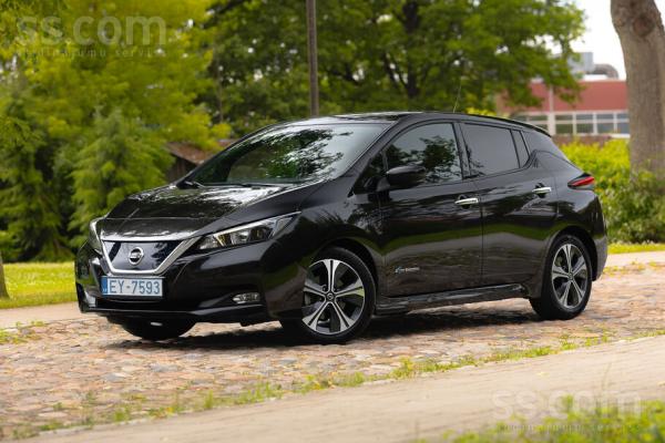 Black Nissan Leaf 2018 in Jelgava, with an engine capacity of 0.00 L and mileage of 0 thousand km for 9650 €, photo 4 on AUTOMOTO.COM.LV