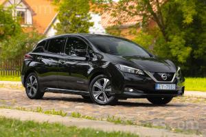 Melns Nissan Leaf 2018 Jelgava, ar dzinēja tilpumu 0.00 L un nobraukumu 0 tūkst. km par 9650 €, foto 1 vietnē AUTOMOTO.COM.LV