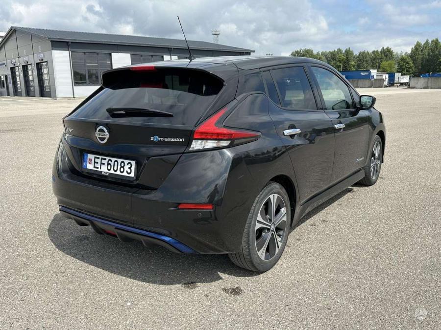 Black Nissan Leaf 2018 in Panevezys, with an engine capacity of 0.00 L and mileage of 169 thousand km for 8350 €, photo 4 on AUTOMOTO.COM.LV