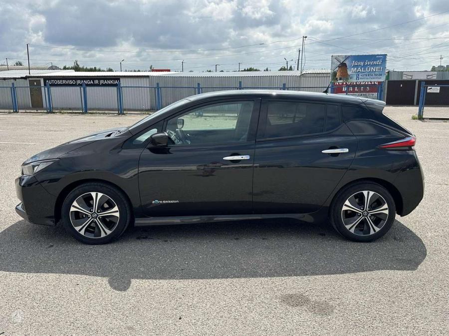 Black Nissan Leaf 2018 in Panevezys, with an engine capacity of 0.00 L and mileage of 169 thousand km for 8350 €, photo 6 on AUTOMOTO.COM.LV