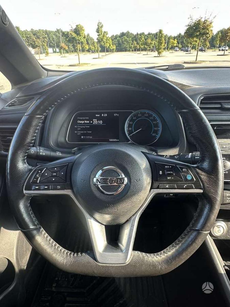 Black Nissan Leaf 2018 in Panevezys, with an engine capacity of 0.00 L and mileage of 169 thousand km for 8350 €, photo 9 on AUTOMOTO.COM.LV