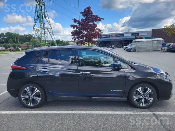 Black Nissan Leaf 2018 in Riga, with an engine capacity of 0.00 L and mileage of 207 thousand km for 7300 €, photo 3 on AUTOMOTO.COM.LV