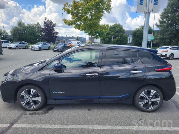 Black Nissan Leaf 2018 in Riga, with an engine capacity of 0.00 L and mileage of 207 thousand km for 7300 €, photo 4 on AUTOMOTO.COM.LV