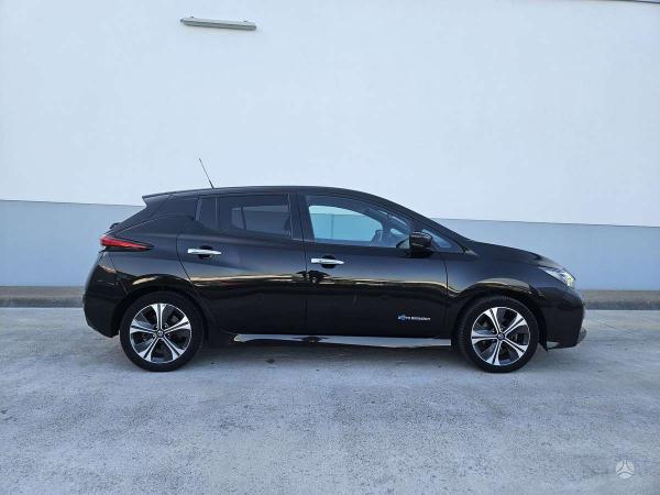 Melns Nissan Leaf 2018 Kauņa, ar dzinēja tilpumu 0.00 L un nobraukumu 130 tūkst. km par 8650 €, foto 2 vietnē AUTOMOTO.COM.LV