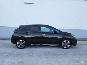 Melns Nissan Leaf 2018 Kauņa, ar dzinēja tilpumu 0.00 L un nobraukumu 130 tūkst. km par 8650 €, foto 3 vietnē AUTOMOTO.COM.LV