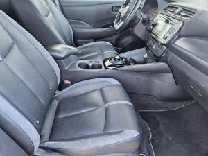 Black Nissan Leaf 2018 in Kaunas, with an engine capacity of 0.00 L and mileage of 130 thousand km for 8400 €, photo 16 on AUTOMOTO.COM.LV
