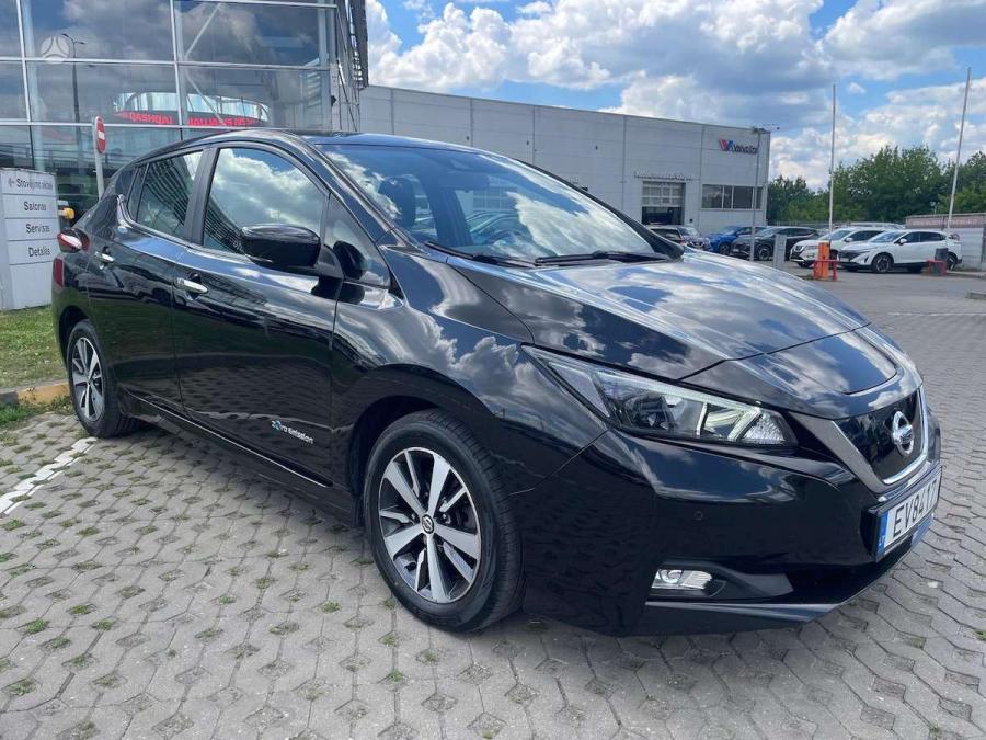 Melns Nissan Leaf 2018 Viļņa, ar dzinēja tilpumu 0.00 L un nobraukumu 160 tūkst. km par 9200 €, foto 1 vietnē AUTOMOTO.COM.LV