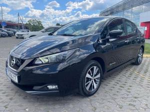 Melns Nissan Leaf 2018 Viļņa, ar dzinēja tilpumu 0.00 L un nobraukumu 160 tūkst. km par 9200 €, foto 3 vietnē AUTOMOTO.COM.LV