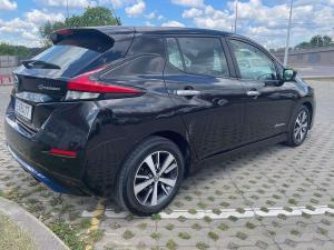 Melns Nissan Leaf 2018 Viļņa, ar dzinēja tilpumu 0.00 L un nobraukumu 160 tūkst. km par 9200 €, foto 6 vietnē AUTOMOTO.COM.LV