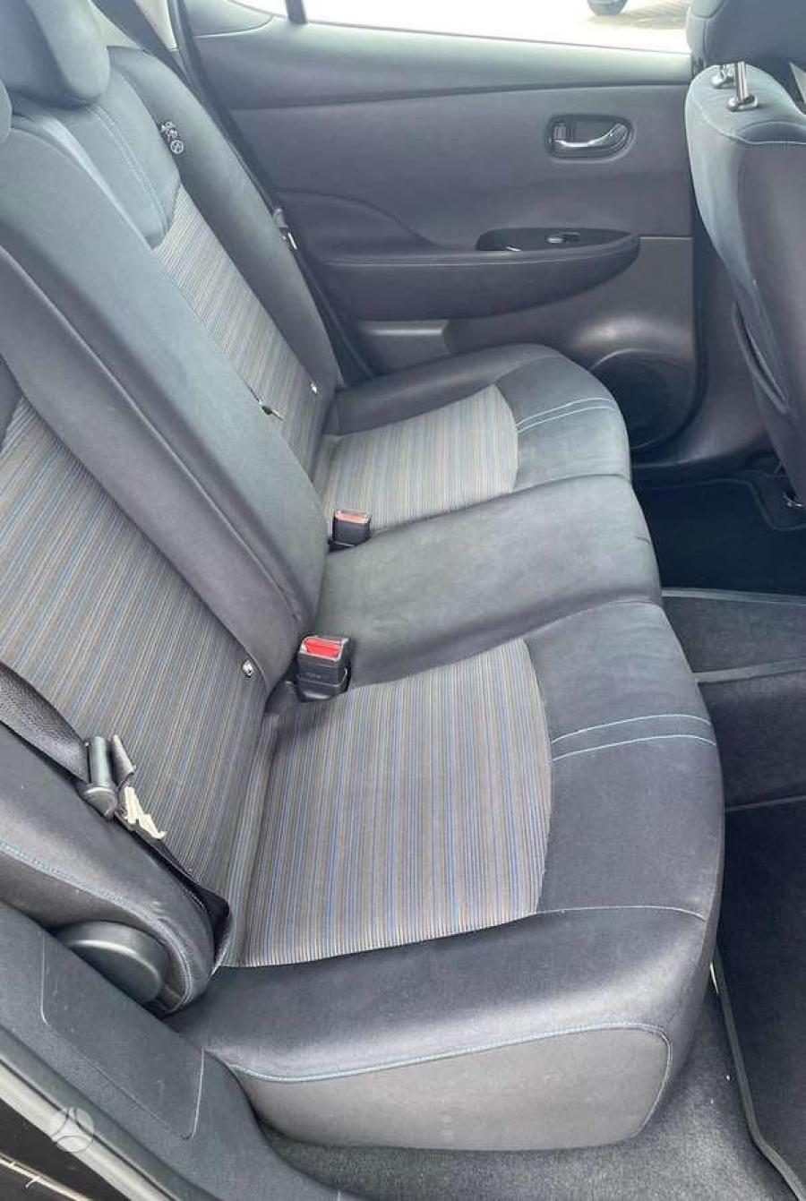 Melns Nissan Leaf 2018 Viļņa, ar dzinēja tilpumu 0.00 L un nobraukumu 160 tūkst. km par 9200 €, foto 18 vietnē AUTOMOTO.COM.LV