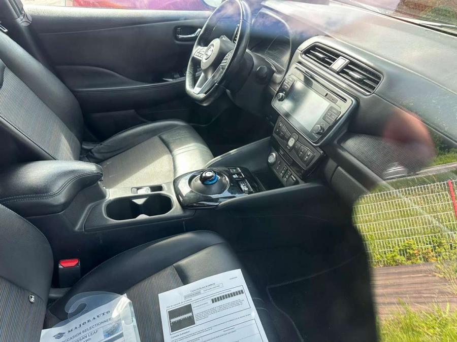 Black Nissan Leaf 2018 in Klaipeda, with an engine capacity of 0.00 L and mileage of 161 thousand km for 9200 €, photo 5 on AUTOMOTO.COM.LV