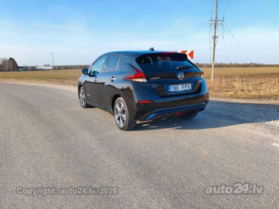 Black Nissan Leaf 2019 in Tallinn, with an engine capacity of 0.00 L and mileage of 112 thousand km for 16490 €, photo 4 on AUTOMOTO.COM.LV