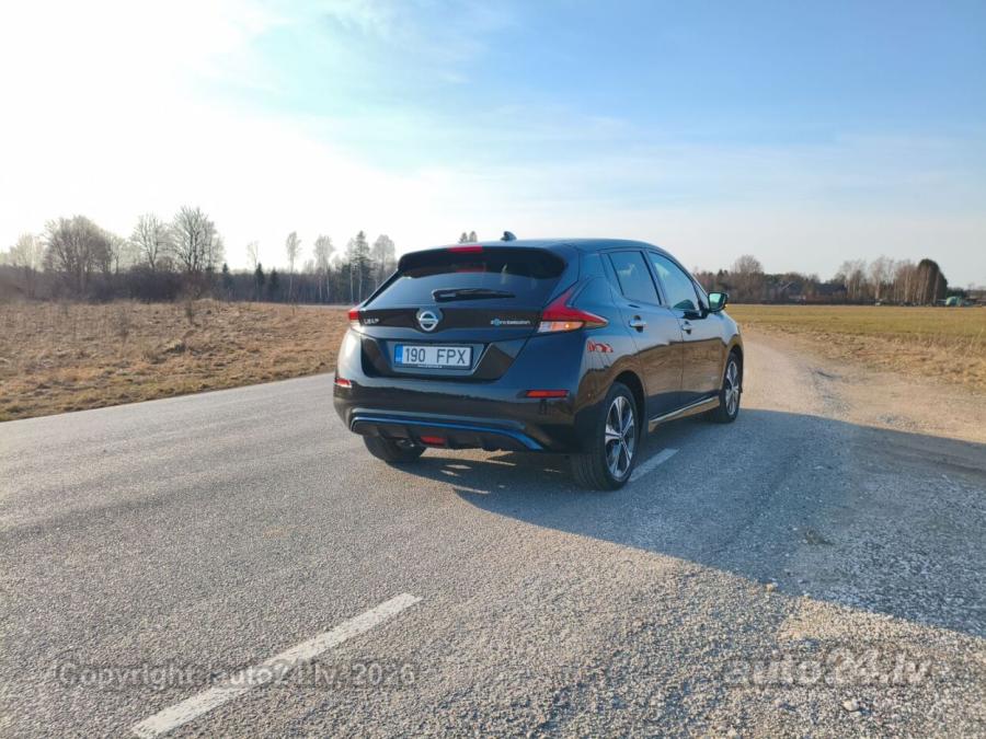 Black Nissan Leaf 2019 in Tallinn, with an engine capacity of 0.00 L and mileage of 112 thousand km for 16490 €, photo 5 on AUTOMOTO.COM.LV