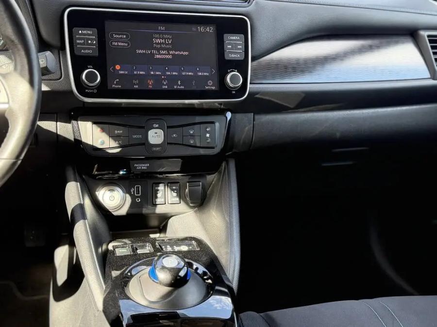 Black Nissan Leaf 2019 in Riga, with an engine capacity of 0.00 L and mileage of 67 thousand km for 11900 €, photo 8 on AUTOMOTO.COM.LV