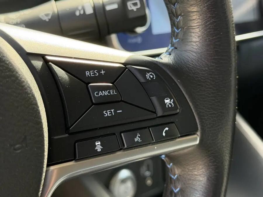 Black Nissan Leaf 2019 in Riga, with an engine capacity of 0.00 L and mileage of 67 thousand km for 11900 €, photo 12 on AUTOMOTO.COM.LV