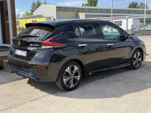 Black Nissan Leaf 2019 in Riga, with an engine capacity of 0.00 L and mileage of 67 thousand km for 11900 €, photo 23 on AUTOMOTO.COM.LV