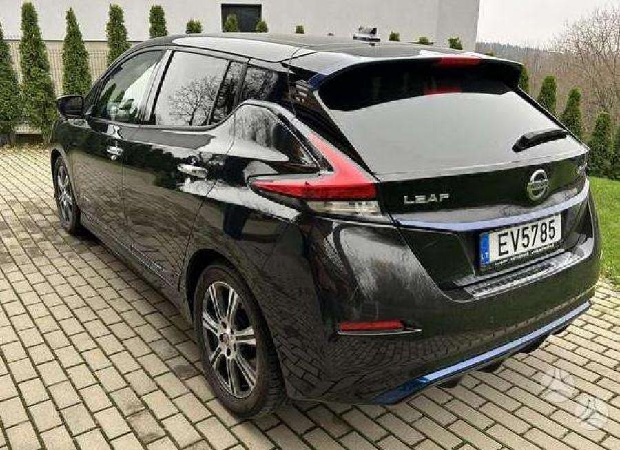 Black Nissan Leaf 2019 in Vilnius, with an engine capacity of 0.00 L and mileage of 81 thousand km for 12550 €, photo 6 on AUTOMOTO.COM.LV