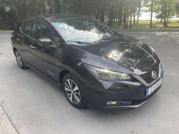 Black Nissan Leaf 2019 in Kaunas, with an engine capacity of 0.00 L and mileage of 68 thousand km for 10500 €, photo 3 on AUTOMOTO.COM.LV