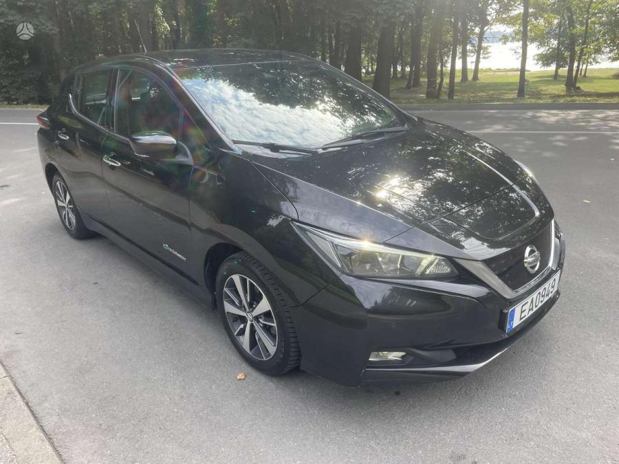 Black Nissan Leaf 2019 in Kaunas, with an engine capacity of 0.00 L and mileage of 68 thousand km for 10500 €, photo 4 on AUTOMOTO.COM.LV