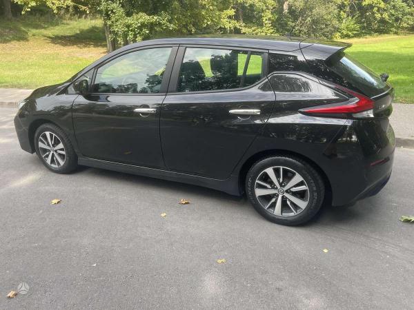 Black Nissan Leaf 2019 in Kaunas, with an engine capacity of 0.00 L and mileage of 68 thousand km for 10500 €, photo 4 on AUTOMOTO.COM.LV