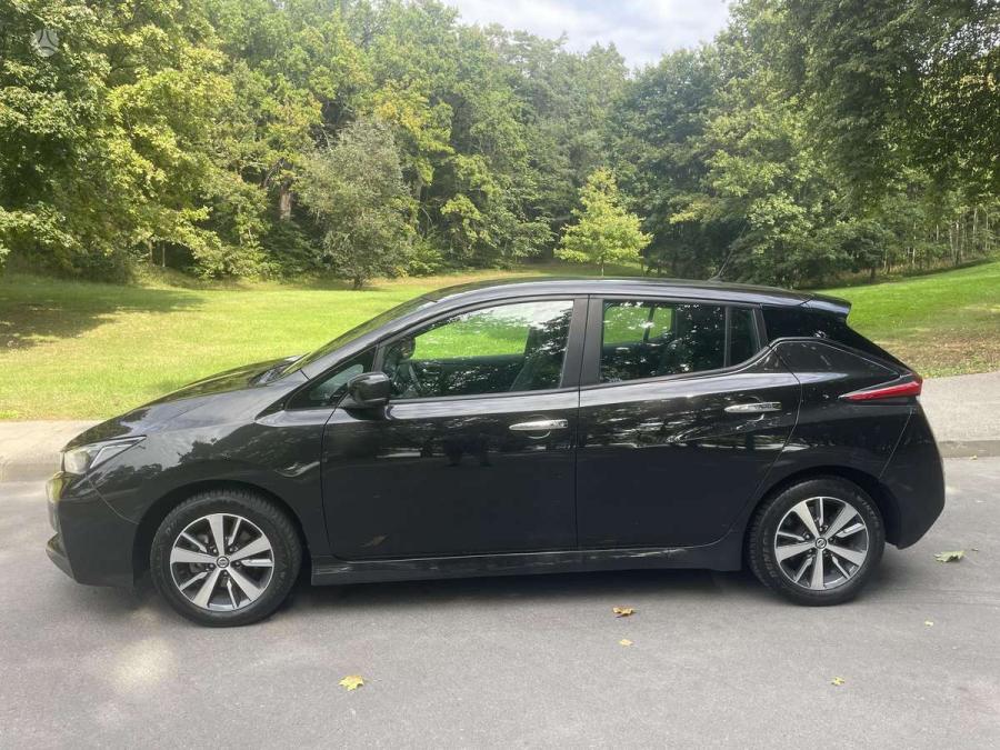 Black Nissan Leaf 2019 in Kaunas, with an engine capacity of 0.00 L and mileage of 68 thousand km for 10500 €, photo 13 on AUTOMOTO.COM.LV