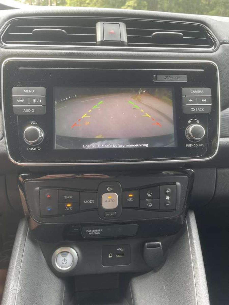 Black Nissan Leaf 2019 in Kaunas, with an engine capacity of 0.00 L and mileage of 68 thousand km for 10500 €, photo 18 on AUTOMOTO.COM.LV