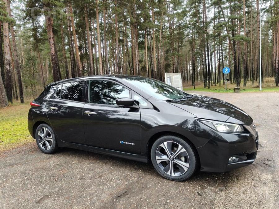 Melns Nissan Leaf 2020 Rīga, ar dzinēja tilpumu 2.00 L un nobraukumu 44 tūkst. km par 15200 €, foto 3 vietnē AUTOMOTO.COM.LV