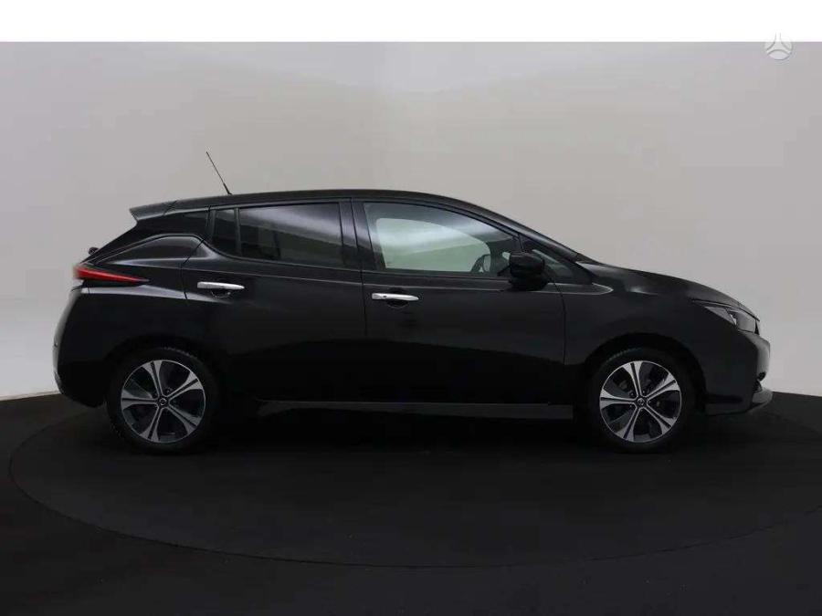 Melns Nissan Leaf 2020 Viļņa, ar dzinēja tilpumu 0.00 L un nobraukumu 102 tūkst. km par 12700 €, foto 10 vietnē AUTOMOTO.COM.LV