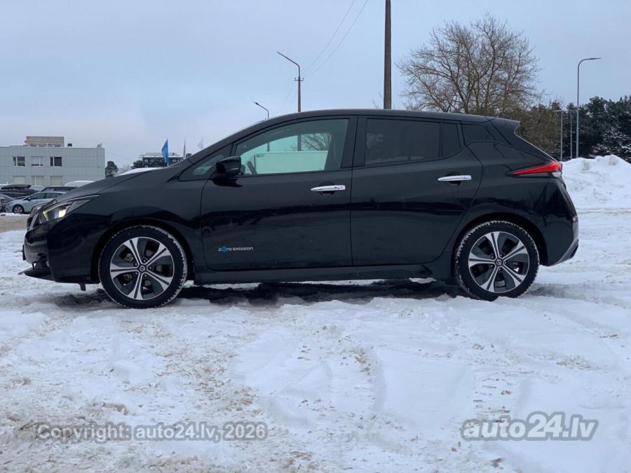 Black Nissan Leaf 2020 in Tallinn, with an engine capacity of 0.00 L and mileage of 45 thousand km for 14900 €, photo 6 on AUTOMOTO.COM.LV