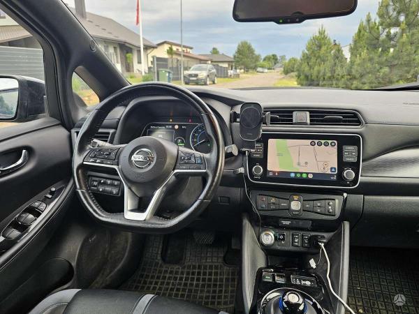 Черный Ниссан Лиф 2020 в Вильнюс, объемом двигателя 0.00 л и пробегом 140 тыс. км за 13500 €, фото 1 на AUTOMOTO.COM.LV
