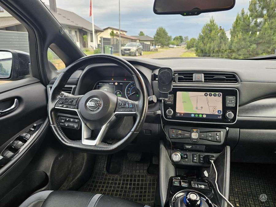 Black Nissan Leaf 2020 in Vilnius, with an engine capacity of 0.00 L and mileage of 140 thousand km for 13500 €, photo 1 on AUTOMOTO.COM.LV