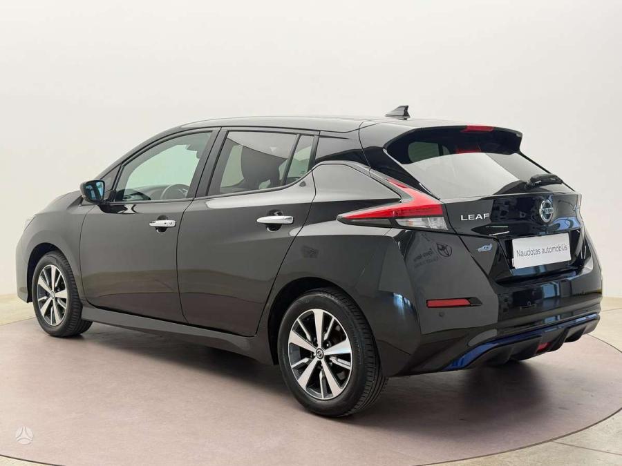 Melns Nissan Leaf 2020 Panevēža, ar dzinēja tilpumu 0.00 L un nobraukumu 62 tūkst. km par 11990 €, foto 7 vietnē AUTOMOTO.COM.LV