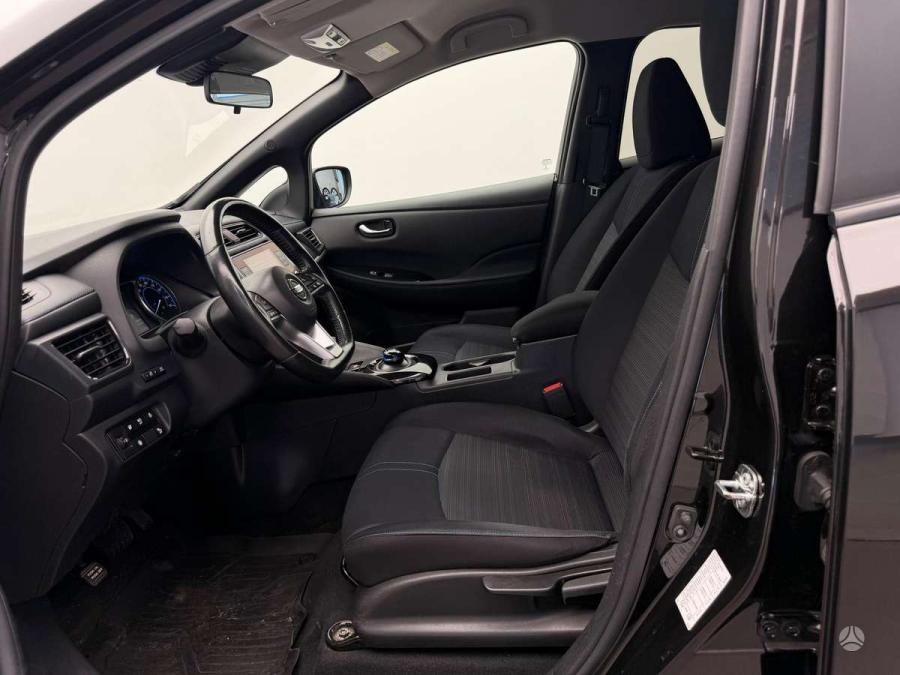 Melns Nissan Leaf 2020 Panevēža, ar dzinēja tilpumu 0.00 L un nobraukumu 62 tūkst. km par 11990 €, foto 10 vietnē AUTOMOTO.COM.LV