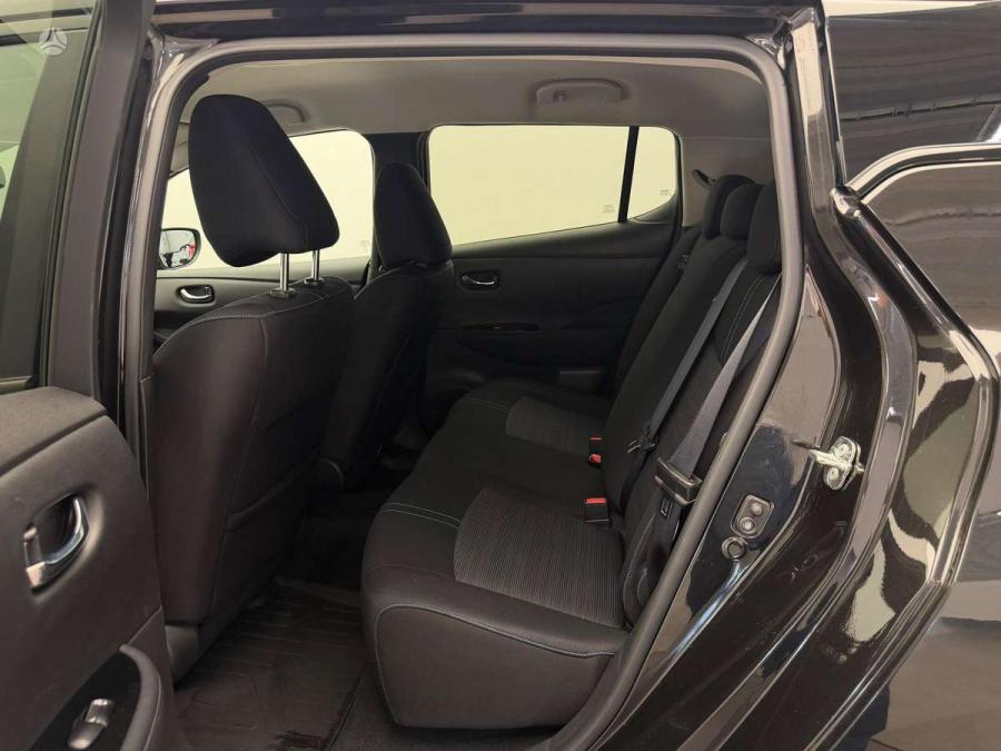 Melns Nissan Leaf 2020 Panevēža, ar dzinēja tilpumu 0.00 L un nobraukumu 62 tūkst. km par 11990 €, foto 13 vietnē AUTOMOTO.COM.LV