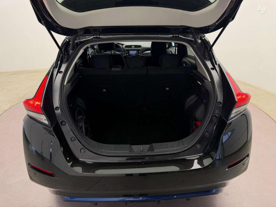 Melns Nissan Leaf 2020 Panevēža, ar dzinēja tilpumu 0.00 L un nobraukumu 62 tūkst. km par 11990 €, foto 14 vietnē AUTOMOTO.COM.LV