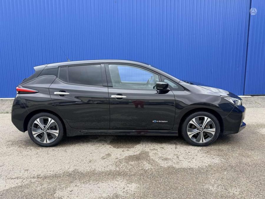Black Nissan Leaf 2020 in Kaunas, with an engine capacity of 0.00 L and mileage of 88 thousand km for 14500 €, photo 9 on AUTOMOTO.COM.LV