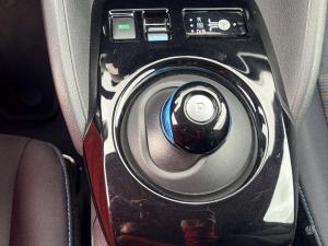 Black Nissan Leaf 2020 in Kaunas, with an engine capacity of 0.00 L and mileage of 88 thousand km for 14500 €, photo 27 on AUTOMOTO.COM.LV