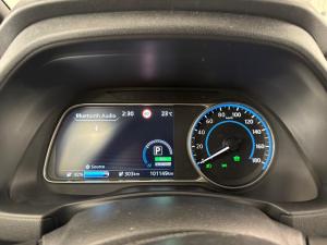Black Nissan Leaf 2020 in Riga, with an engine capacity of 0.00 L and mileage of 101 thousand km for 18790 €, photo 9 on AUTOMOTO.COM.LV