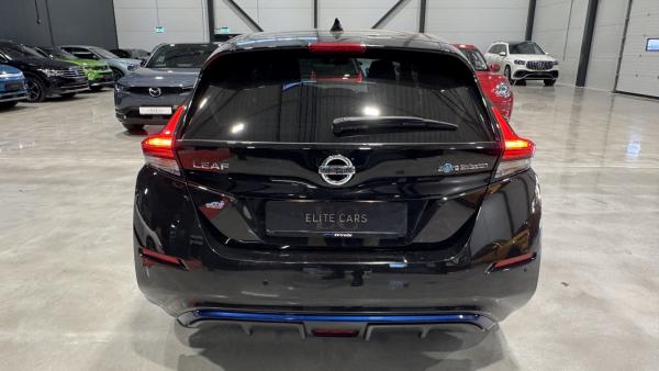 Nissan Leaf 2020 Rīga vietnē Melns Nissan Leaf 2020 Rīga, ar dzinēja tilpumu 0.00 L un nobraukumu 62 tūkst. km par 15990 €, foto 9 vietnē AUTOMOTO.COM.LV