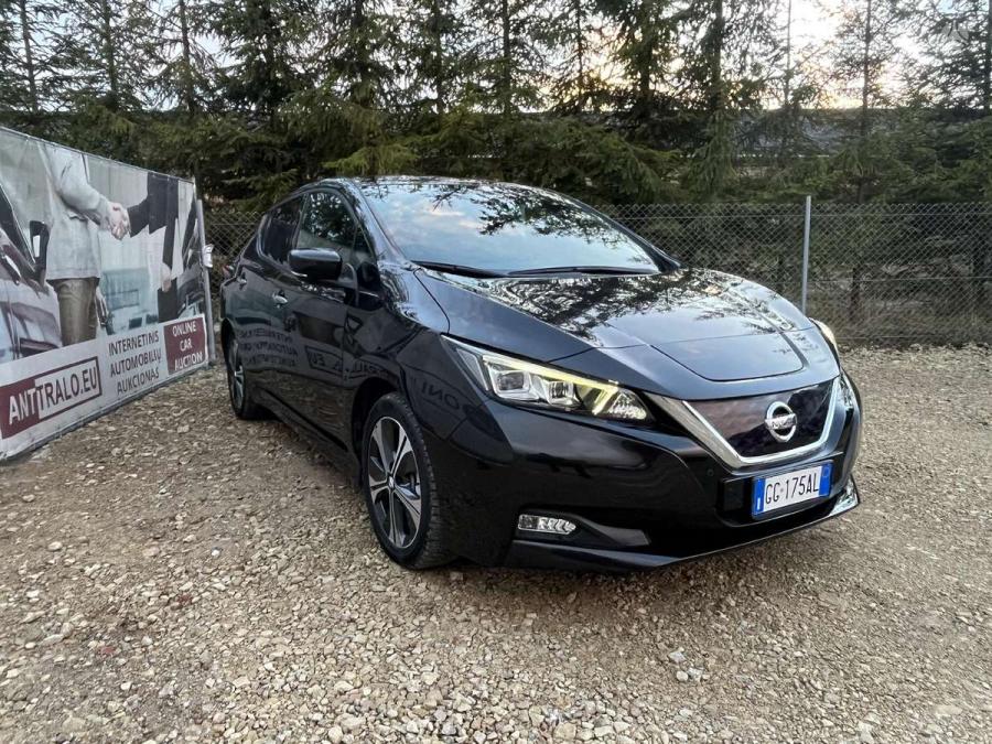Melns Nissan Leaf 2021 Kauņa, ar dzinēja tilpumu 0.00 L un nobraukumu 126 tūkst. km par 8550 €, foto 2 vietnē AUTOMOTO.COM.LV